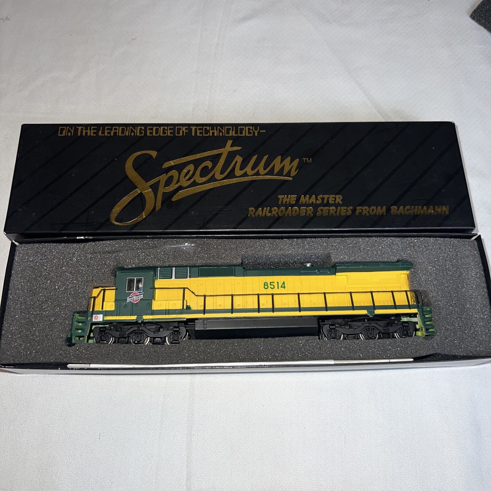 Spectrum By Bachmann 85016 HO, GE DASH 8-40C Diesel Chicago ...