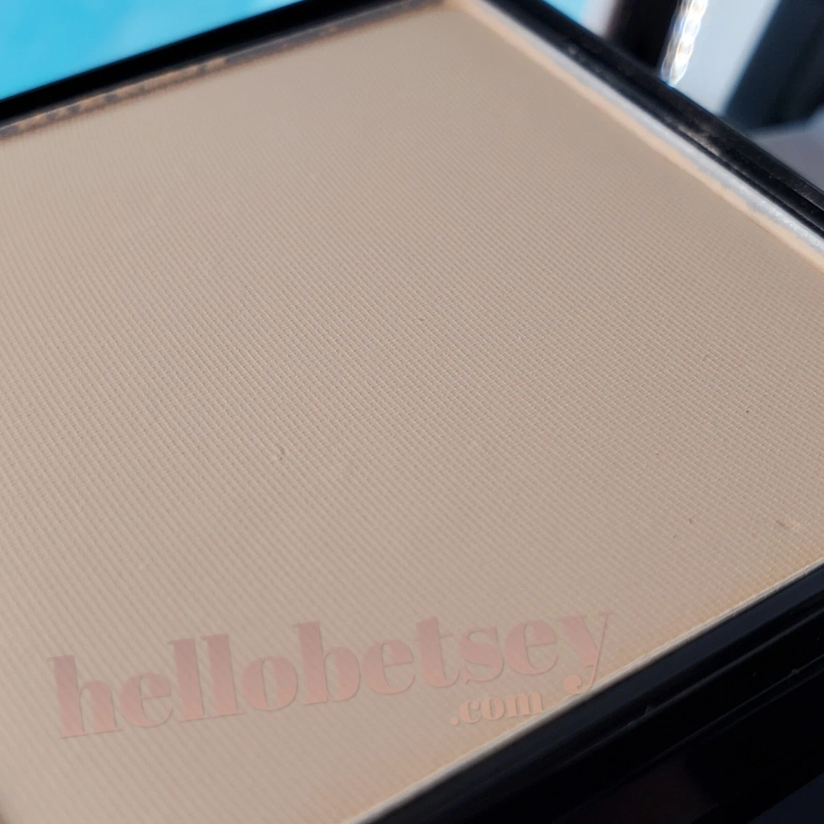 Benefit Hello Flawless Powder Ivory