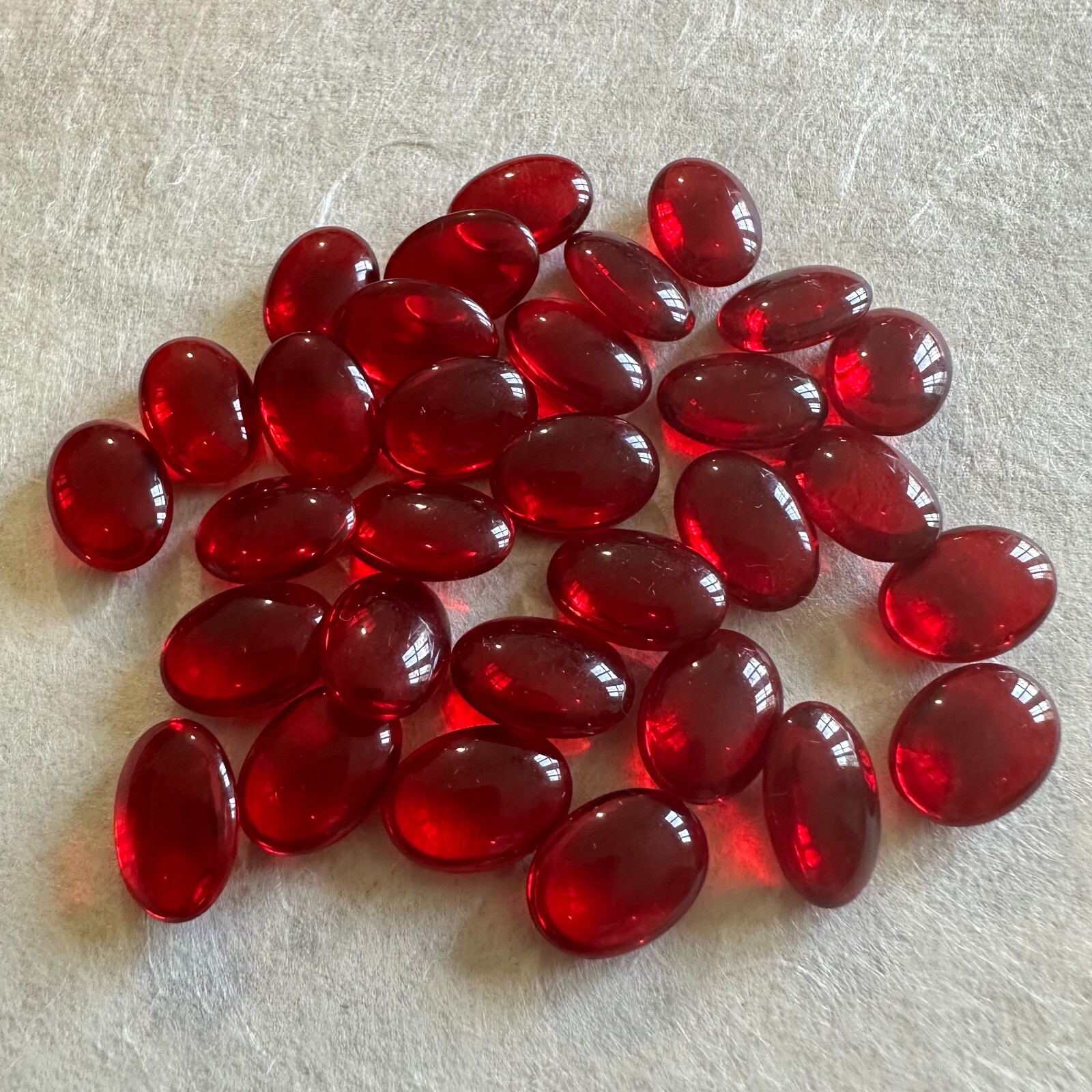 B362 Vintage glass cabochons 14x10mm ruby oval curved front/back ...