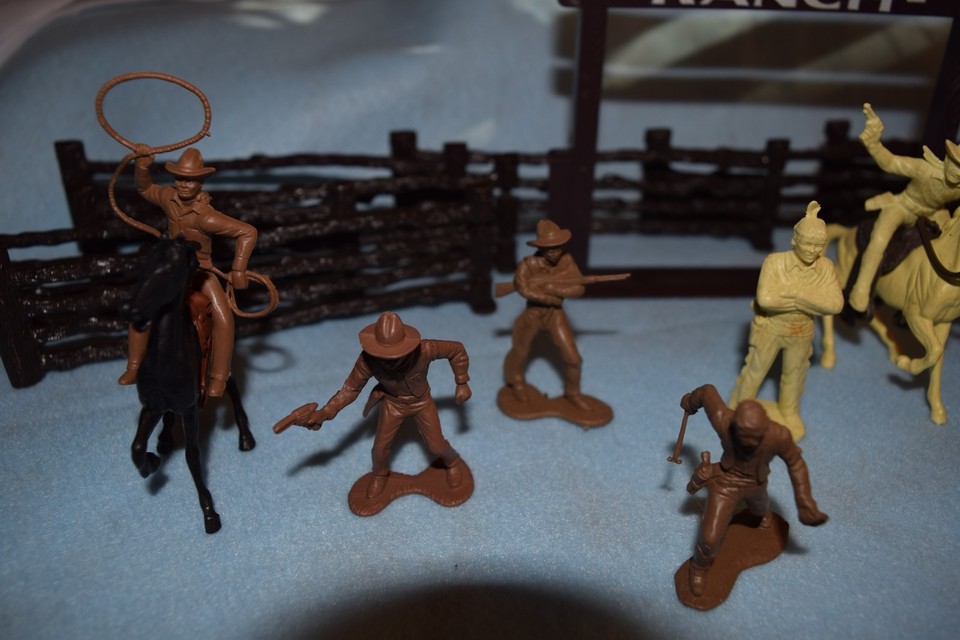 Marx 60 mm Lone Ranger & Tonto, cowboys, front gate & fencing | eBay