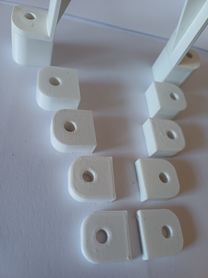 FloPlast Round Down Pipe Clip spacers - White 10 pack Various Bracket ...