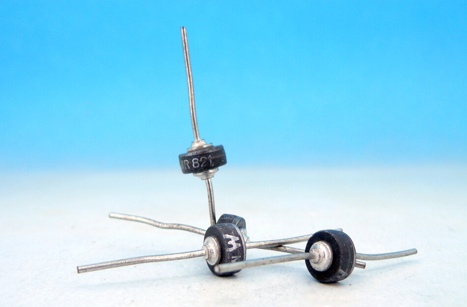 1 x Genuine MR821 MOTOROLA Fast 100ns 70V 250Khz Recovery Power ...