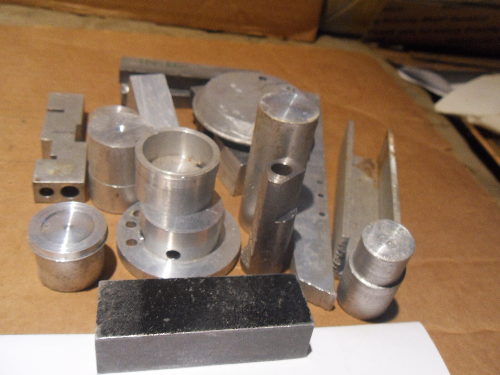 Lot of Vintage MACHINIST TOOLS BLOCKS - MACHINIST BOX CONTENTS - AS ...