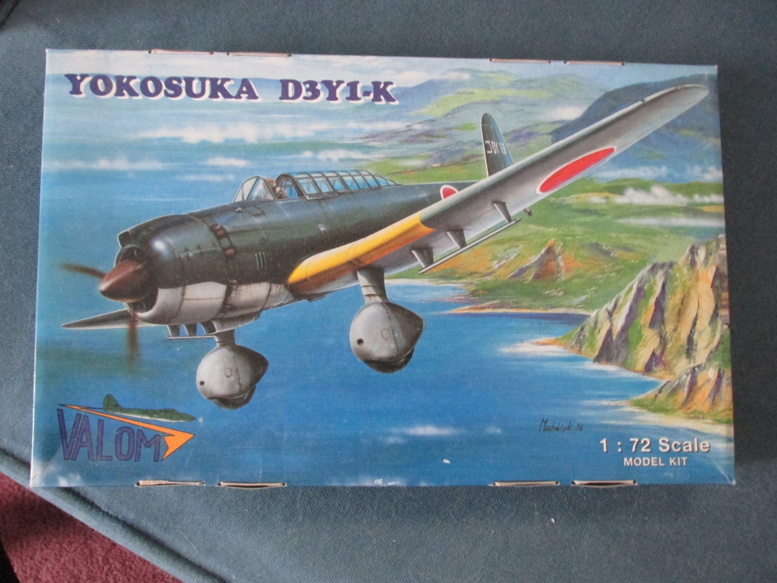 VALOM 1/72 SCALE JAPANESE YOKOSUKA D3Y1-K PLASTIC MODEL KIT | eBay