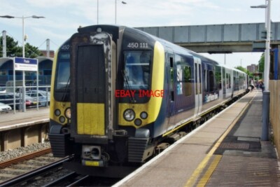 PHOTO SWR CLASS 450 NO 450111 AT POOLE WITH THE 1239 LONDON WATERLOO TO ...