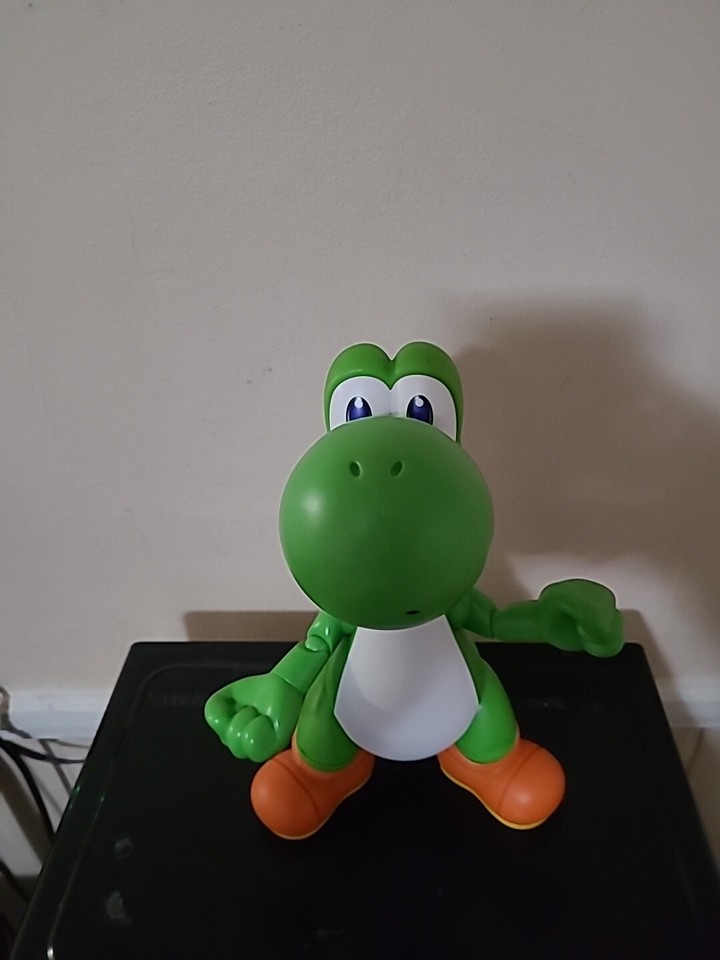 SUPER MARIO Let's Go, Yoshi! 12-Inch-Tall Interactive Action Figure ...
