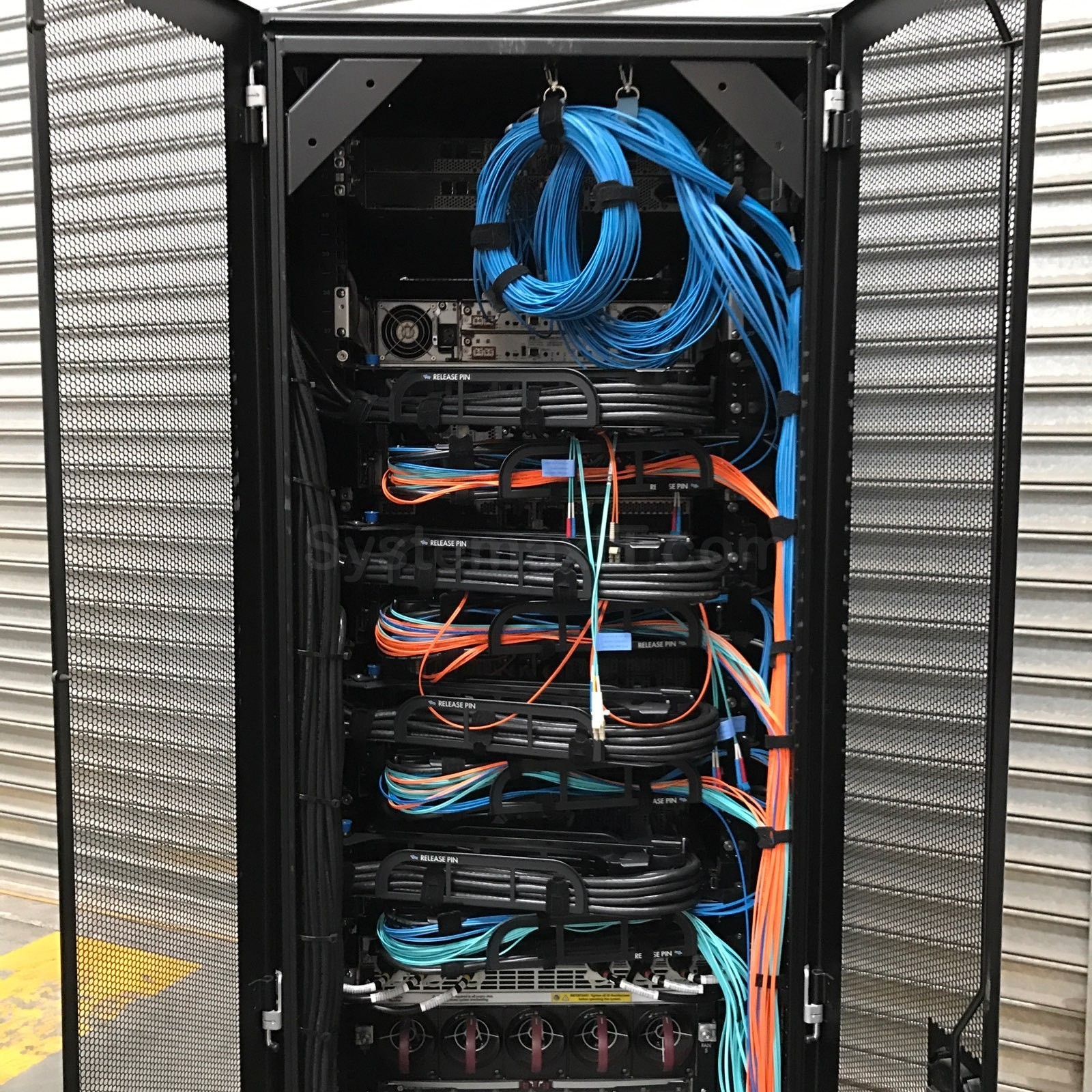 HPE Integrity Superdome 2 (SD2-10s) 5x CB900s Blades, 4x IOX Enclosues ...