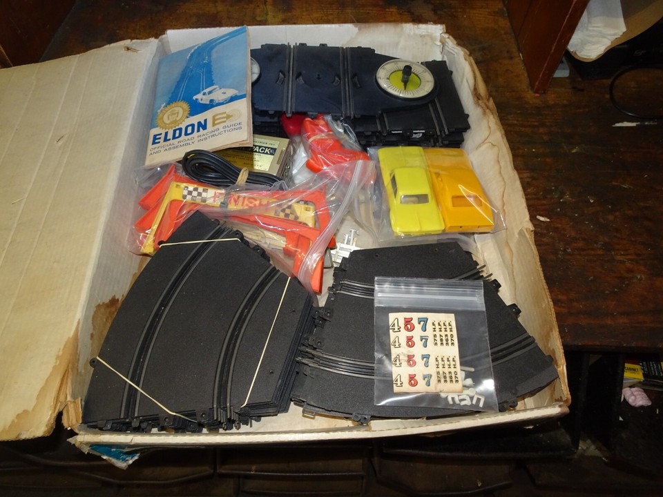 1963 ELDON DAYTONA BEACH RACING SET 1/32 SLOT CAR SET CARS 26 PC TRACK ...