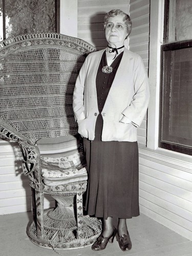 1941 Vintage Photo by WIDE WORLD posing at home burlesque actress ...