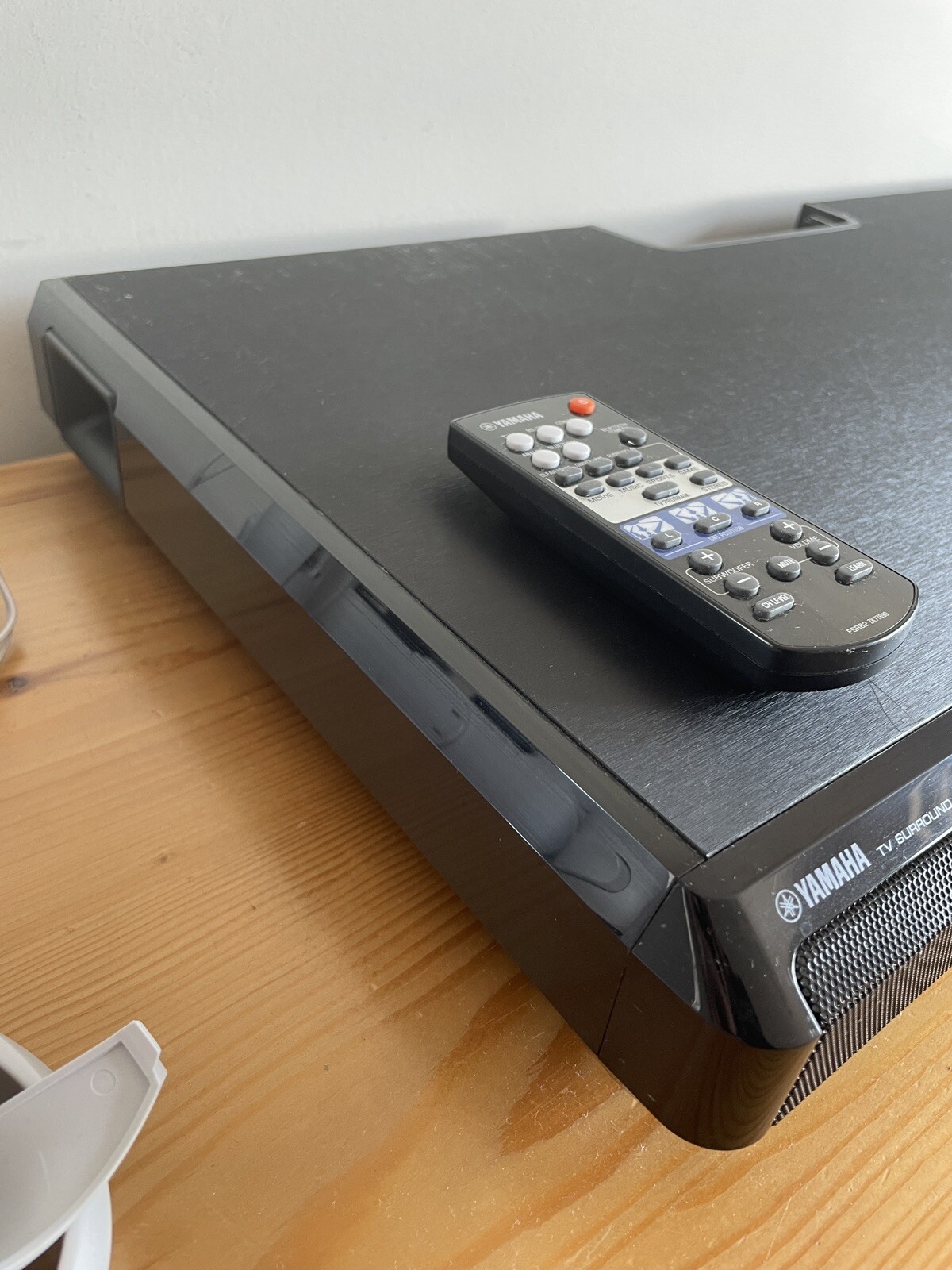 Yamaha SRT- 1000 TV Surround System Home Cinema Wireless Bluetooth ...