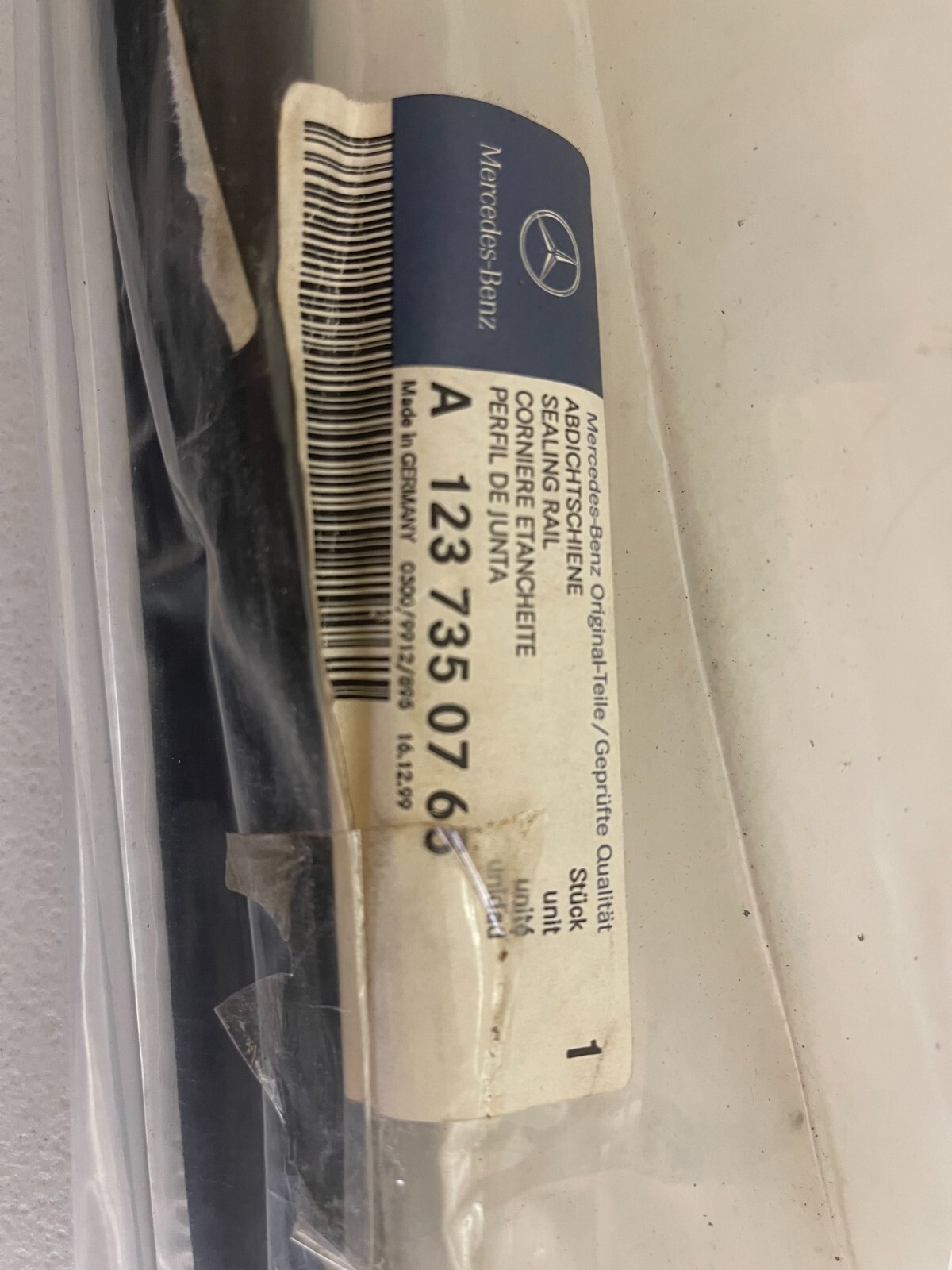 NEW Mercedes W123 S123 Window Sealing Rail A 123 735 07 65 | eBay
