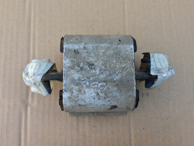 Genuine Mercedes-Benz Gearbox Rubber Mount SPRINTER Wdb906 A6392420013 ...