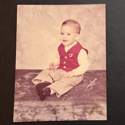 FOUND VINTAGE PHOTO PICTURE BABY POSING FOR AN OLAN MILLS SNAPSHOT | eBay