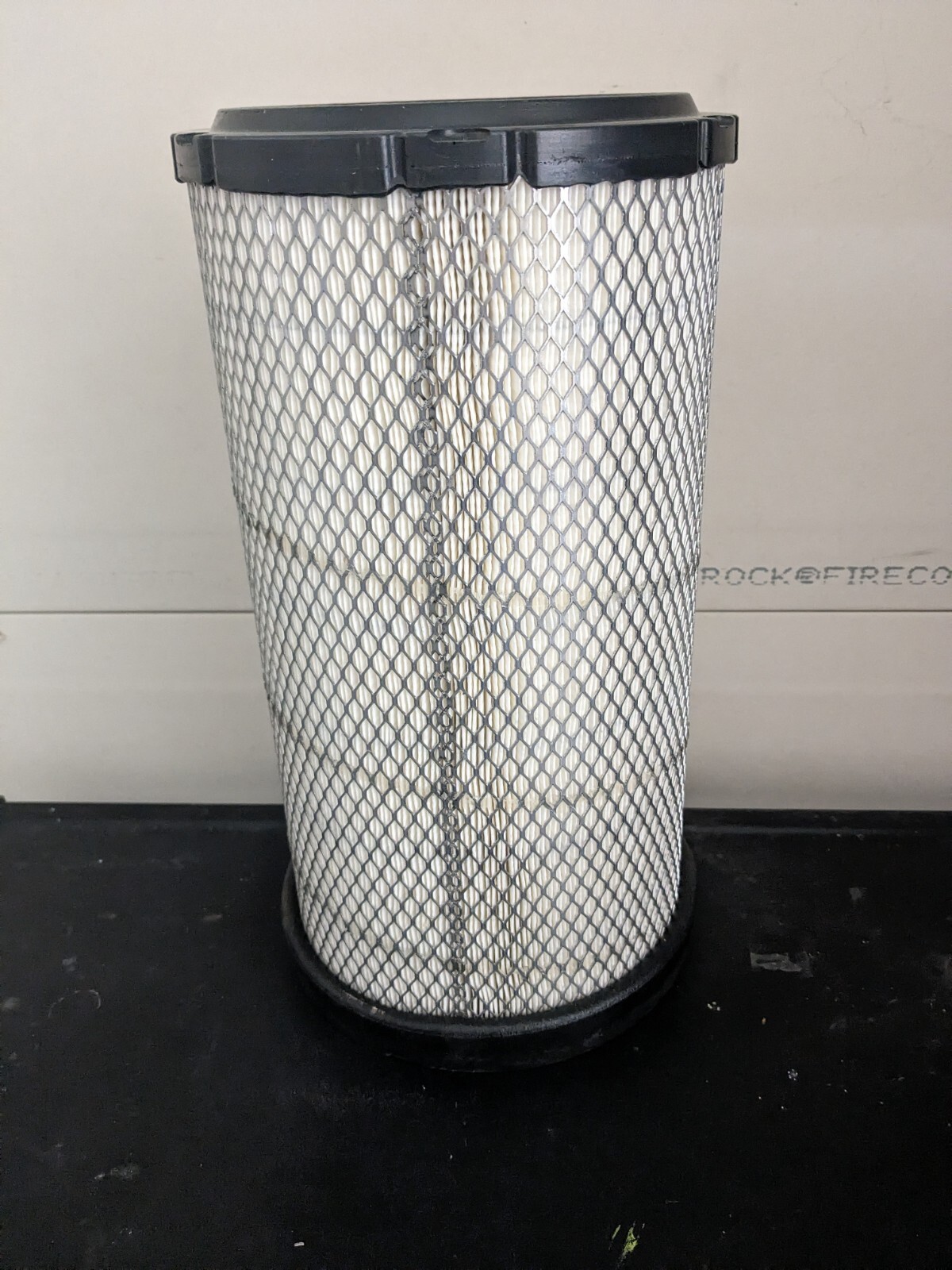 FLEETGUARD AF25215 - Air filter cross reference