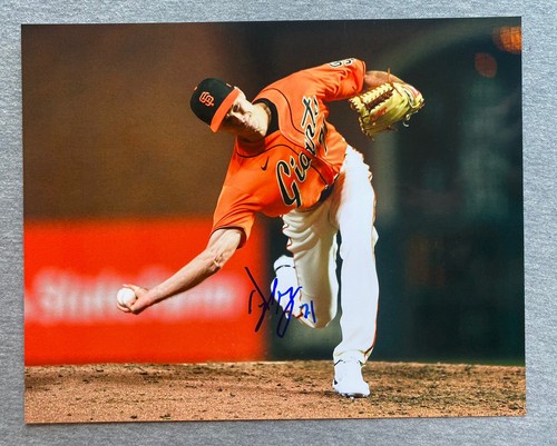 SAN FRANCISCO GIANTS- TYLER ROGERS AUTOGRAPH 8x10 ACTION PHOTO #3 | eBay