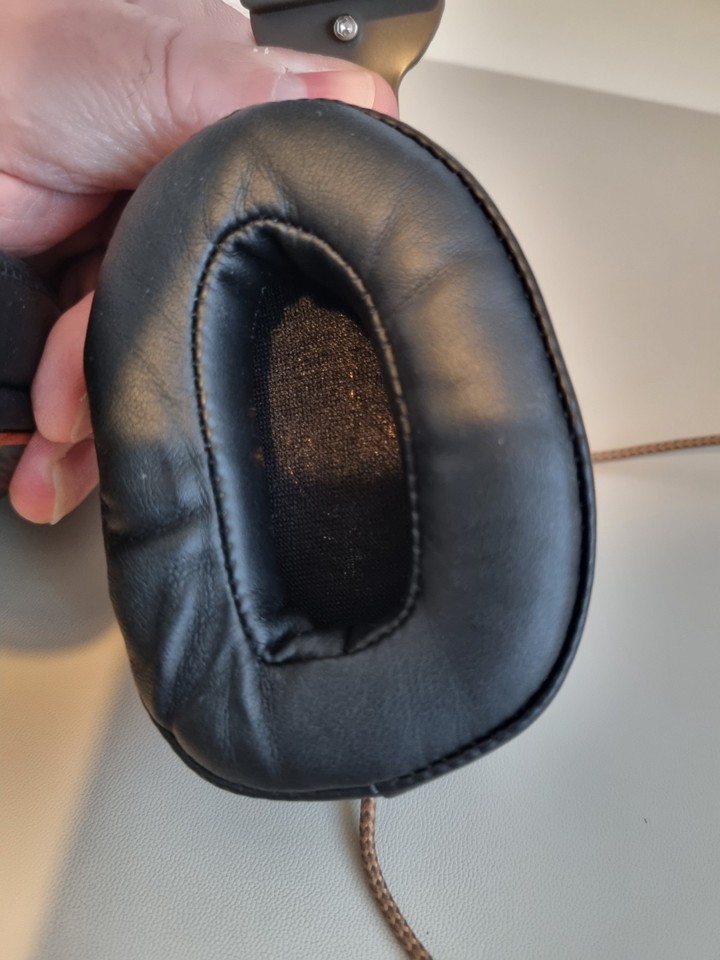 Betron HD1000 Wired Over-Ear Headphones - Powerful Bass, Great Sound ...