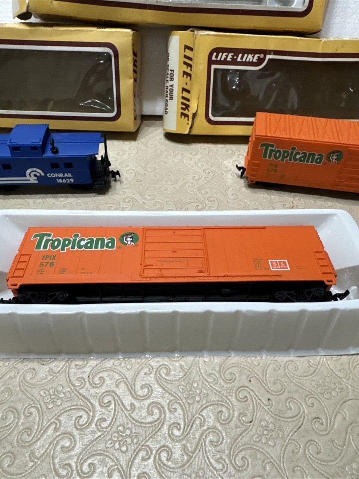 Lot Of 3 Vintage Life Like HO Trains Tropicana Juice & Conrail Cabooose ...