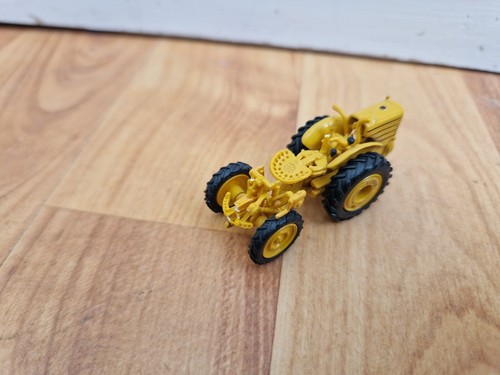 HACHETTE UNIVERSAL HOBBIES 1/43 CLASSIC 1954 STAUB RT4 TRACTOR | eBay