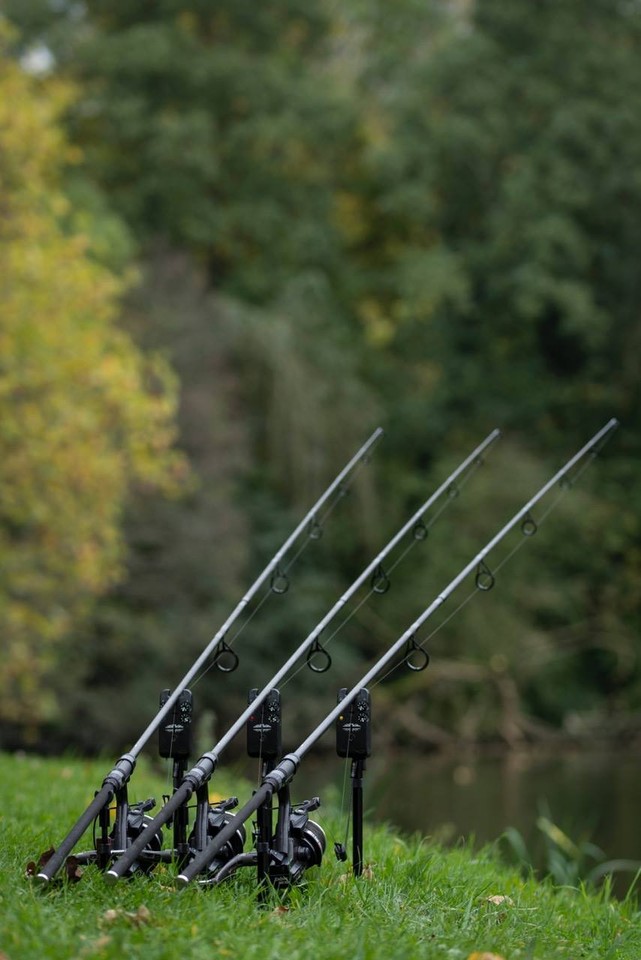 Korda Black Aluminium Singlez Single Bankstick, Buzz Bars *Full Range ...