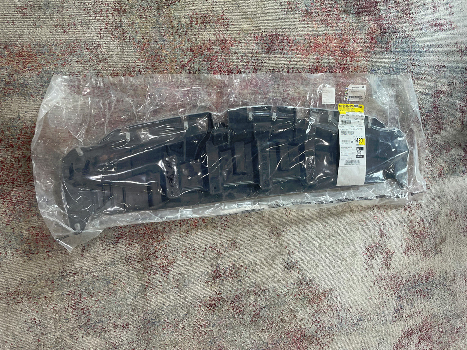 GM Cadillac XT4 Front Compartment Air Deflector (23273931) | eBay