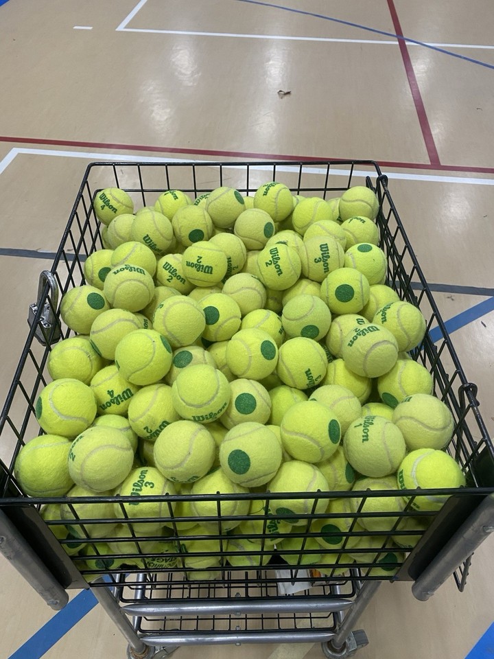 50 Wilson GREEN DOT Tennis Balls EXCELLENT A QUALITY SEE OTHER LISTED ...