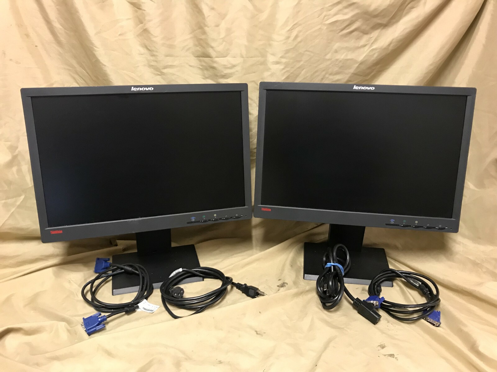 LOT of 2 Lenovo ThinkVision L1951pwd 19" Computer DESKTOP PC LCD ...