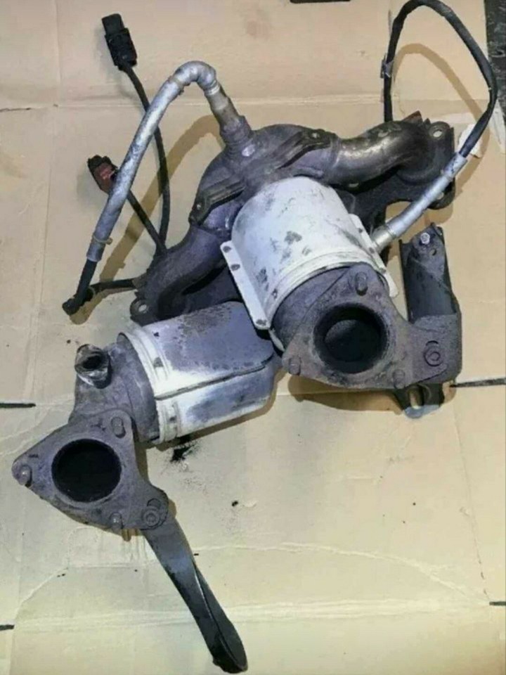 AUDI A3 8P FSI 2005 CATALYTIC CAT CONVERTER EXHAUST AXW ENGINE MANIFOLD ...