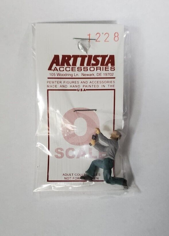 Arttista #1228 - Man on Knee with Wrench - O Scale Figure - Model ...