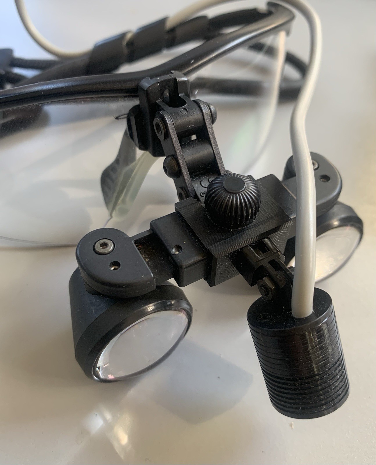 SurgiTel Loupes w/ Ultra LIght Optics, EVC250F Light LED, Oakley Frames ...