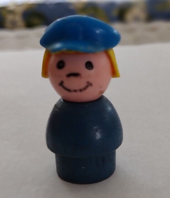 TOY VINTAGE FISHER PRICE LITTLE PEOPLE GIRL YELLOW HAIR BLUE BODY PILOT ...