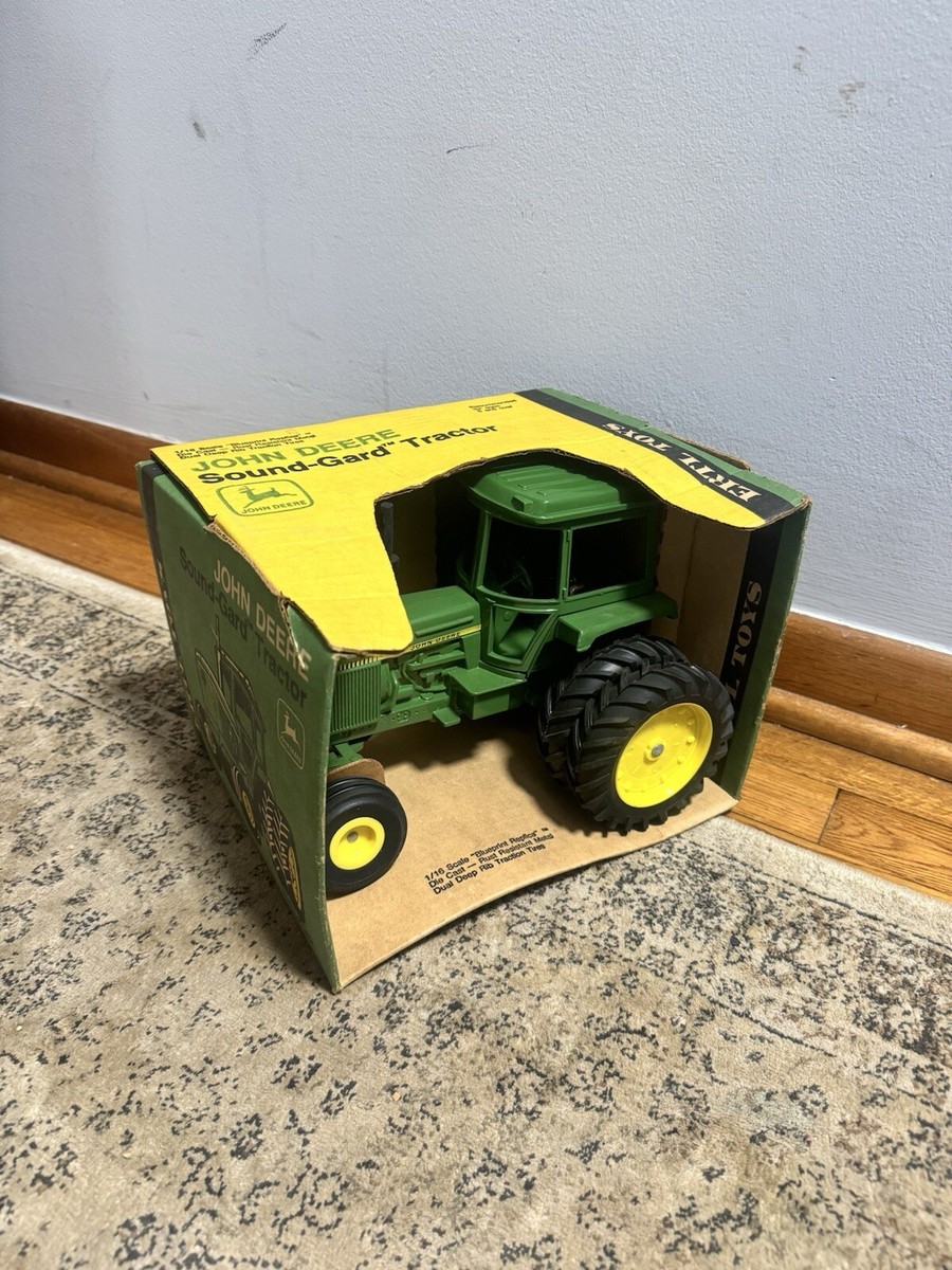 John Deere Ertl Catalog Ertl #15036 John Deere 9750 STS Combine Series