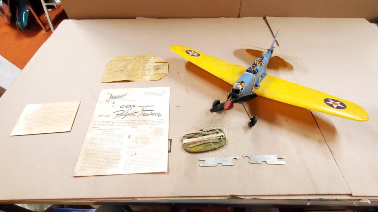 Vtg Cox PT-19 Flight Trainer Airplane Gas Engine Powered Plane Tether ...