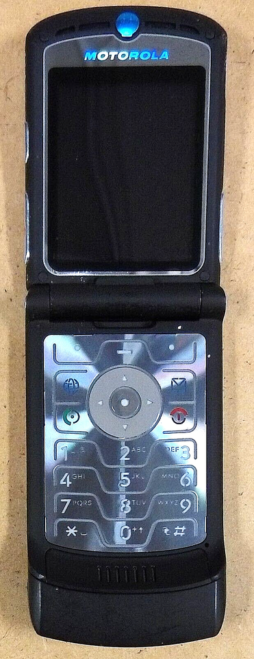 Motorola RAZR V3 - Black ( Unlocked ) International Flip Phone - Silver ...