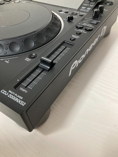 Pair 2x Pioneer CDJ-2000NXS2 DJ Multi Player Digital Turntable ...