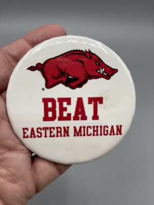 Arkansas Razorback Hog Beat Eastern Michigan 70-80’s Vtg Round Pin ...