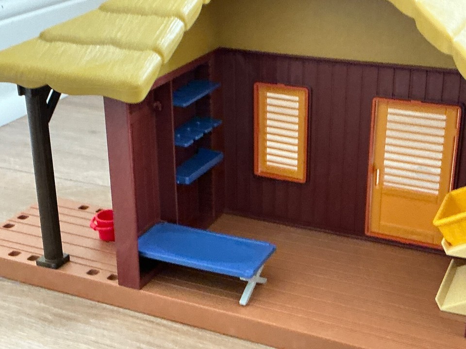 Playmobil 5907 Oambati Safari Rangers Hut Wildlife Conservation Station ...