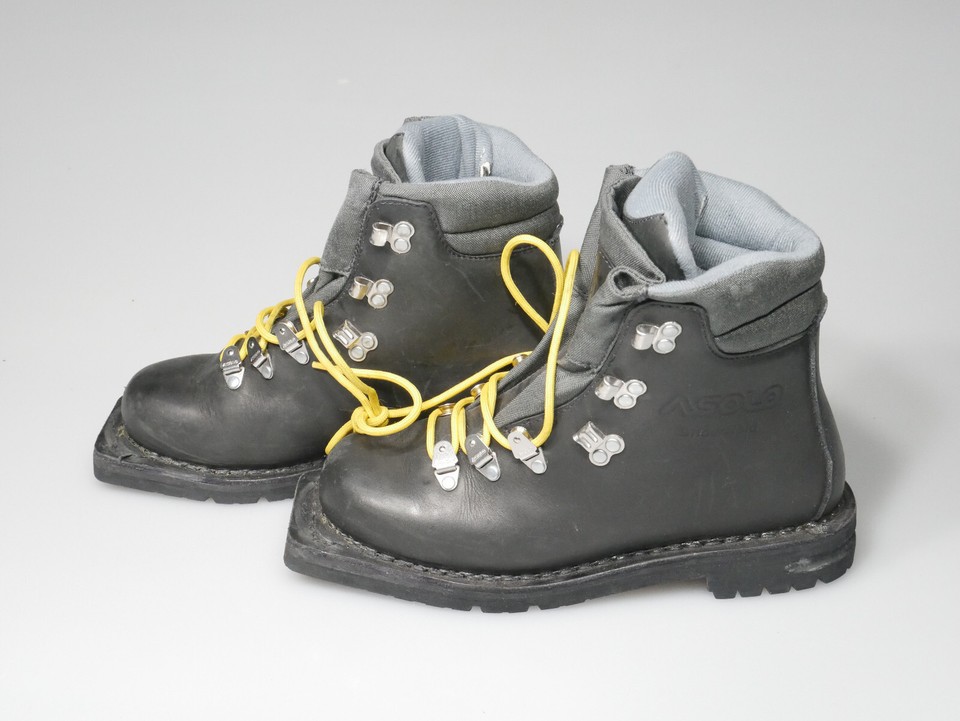 MEN'S ASOLO SNOWFIELD 75MM 3 PIN CROSS COUNTRY/NORDIC SKI BOOTS US 7 ...