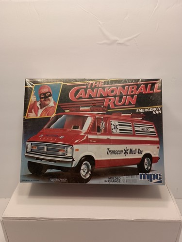 VINTAGE 1981 MPC The Cannonball Run Emergency Van 1/25 Scale Kit #1 ...
