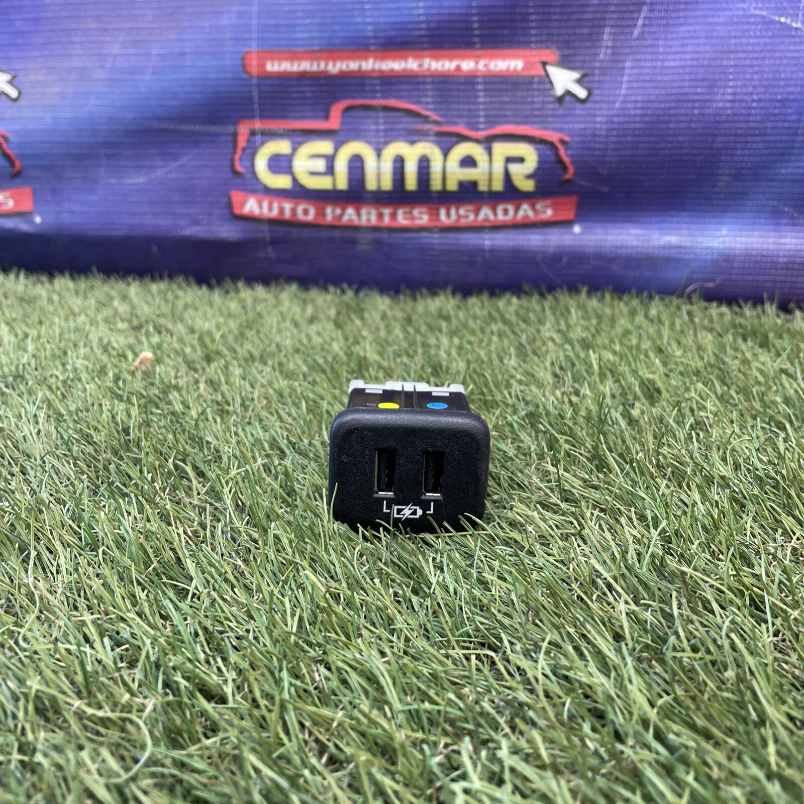 GMC ACADIA CONSOLE BACK USB ADAPTER DUAL CHARGING PORT OEM 2017 - 2019 ...