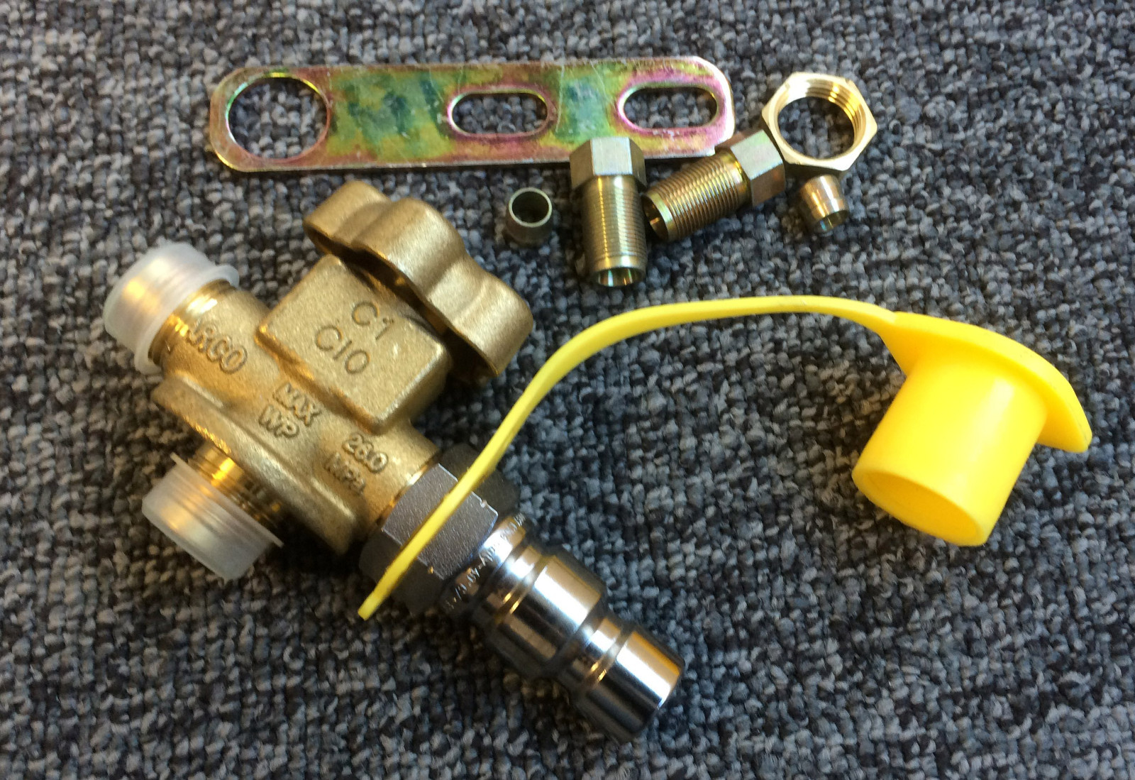 P36 NGV1 CNG Fill Receptacle Stainless Steel/Brass w/Shutoff Valve ...