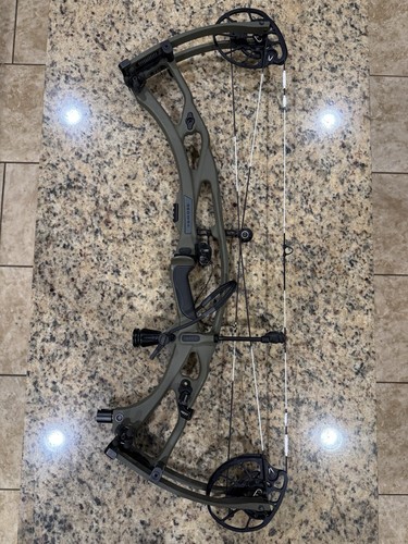 Hoyt Carbon RX-7 Ultra Wilderness RH 70-80lbs w/ Extras | eBay