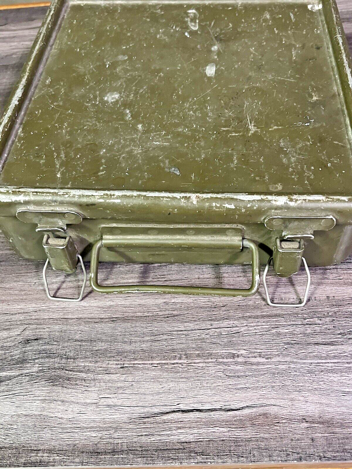 1961 VIETNAM, MILITARY FIELD FIRST AID KIT.DOES NOT INCLUDE MEDICAL ...