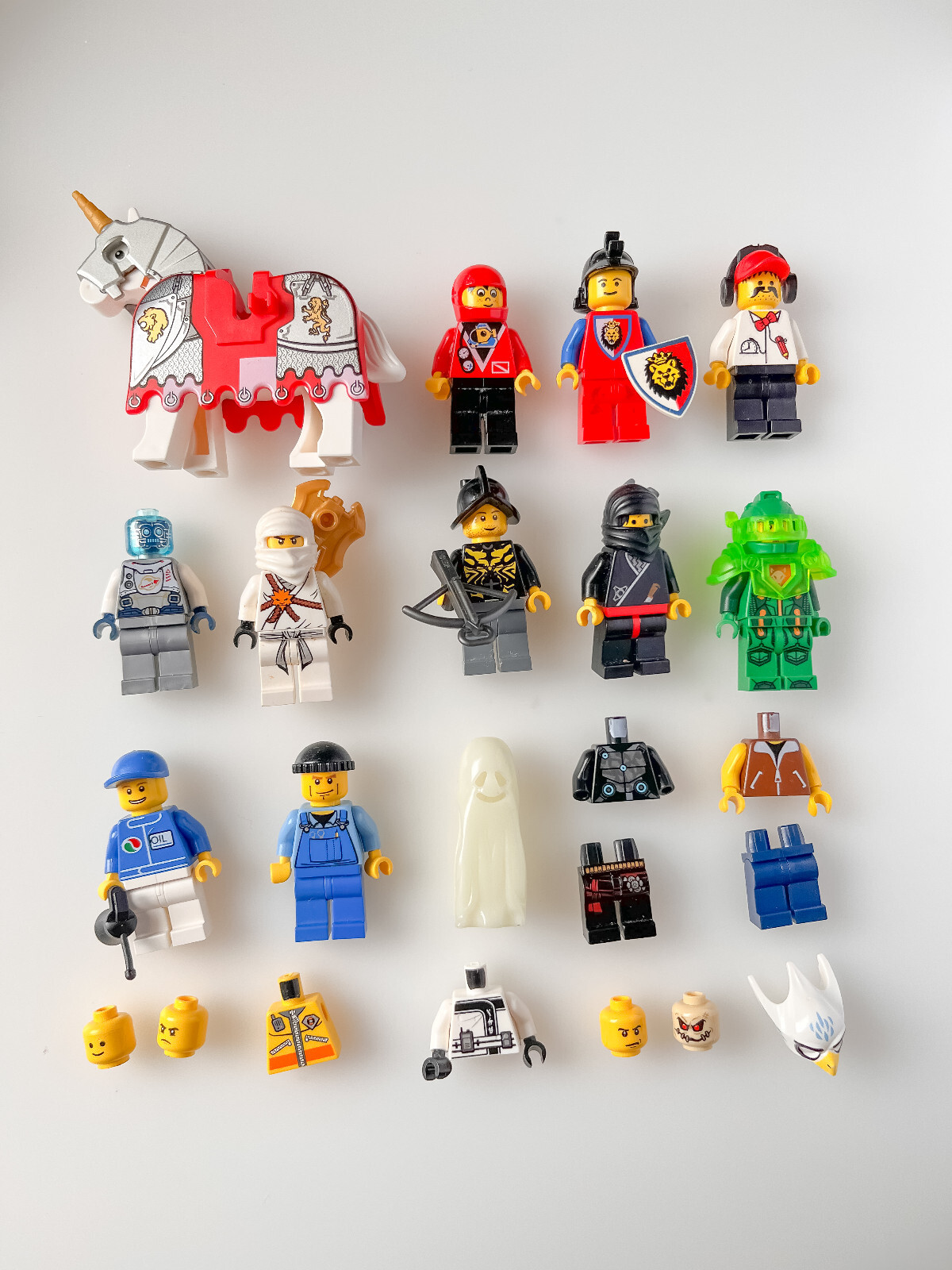 LEGO Minifigures LOT of 11 Complete, Lion Knight, EXO KNIGHTS, Chima ...
