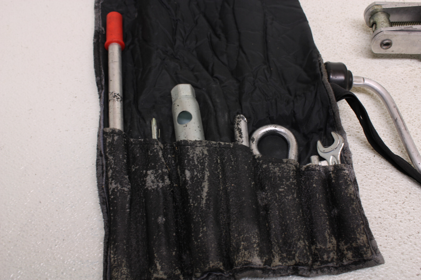 Porsche 911 Jack Roadside Tool Kit W/ Tool Bag Boxster S Genuine Oem ...