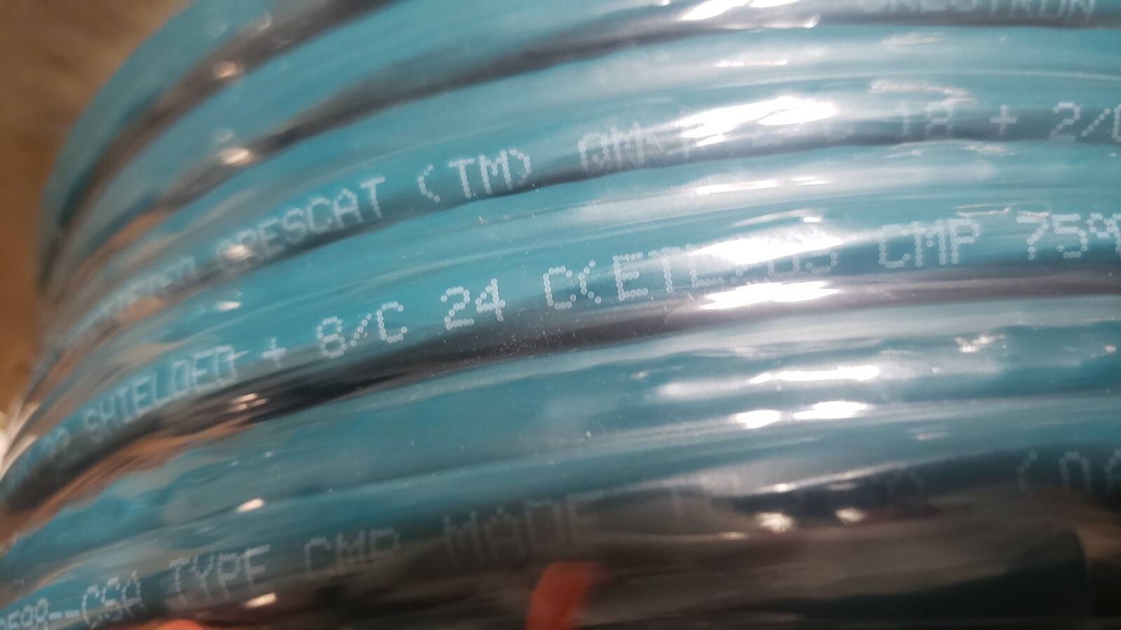 CRESCAT-QM-P-SP500 QuickMedia® Cable, Low-skew CAT5e & Cresnet, plenum ...