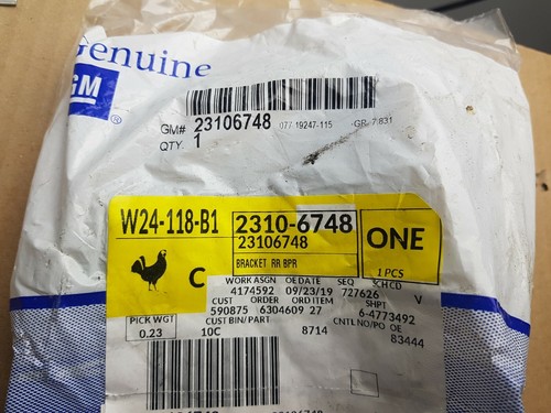 23106748 NEW GM OEM REAR BUMPER BRACKET CHEVROLET GMC CADILLAC RIGHT ...