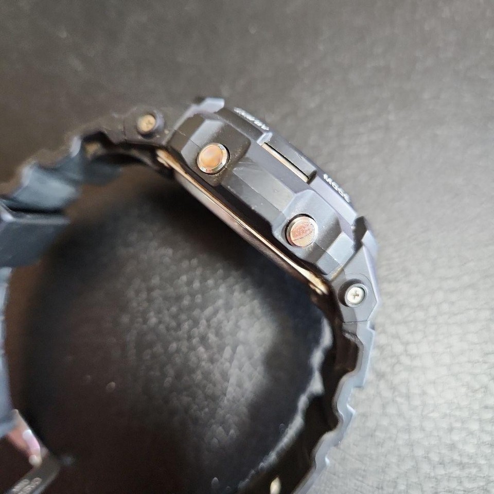 Casio G-Shock Men’s Watch 100M Water-Resistant Used, Damaged Scratch | eBay