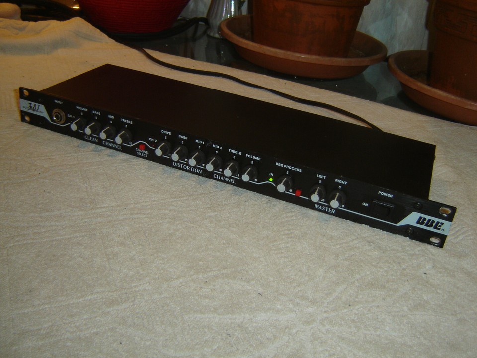 BBE Sound 381, Guitar Preamp, 2 Channels with Equalizers, Vintage Rack ...