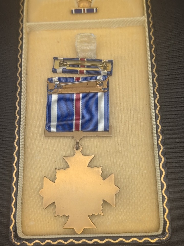 WWII/2 US Army Distinguished Flying Cross medal slot broach no name or ...