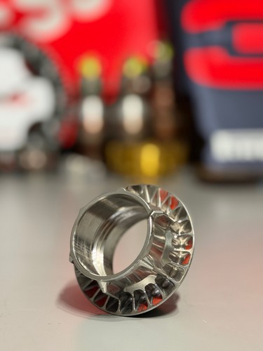 MAX VERSTAPPEN F1 MEMORABILIA RACE USED STEEL WHEEL NUT RED BULL RACING ...